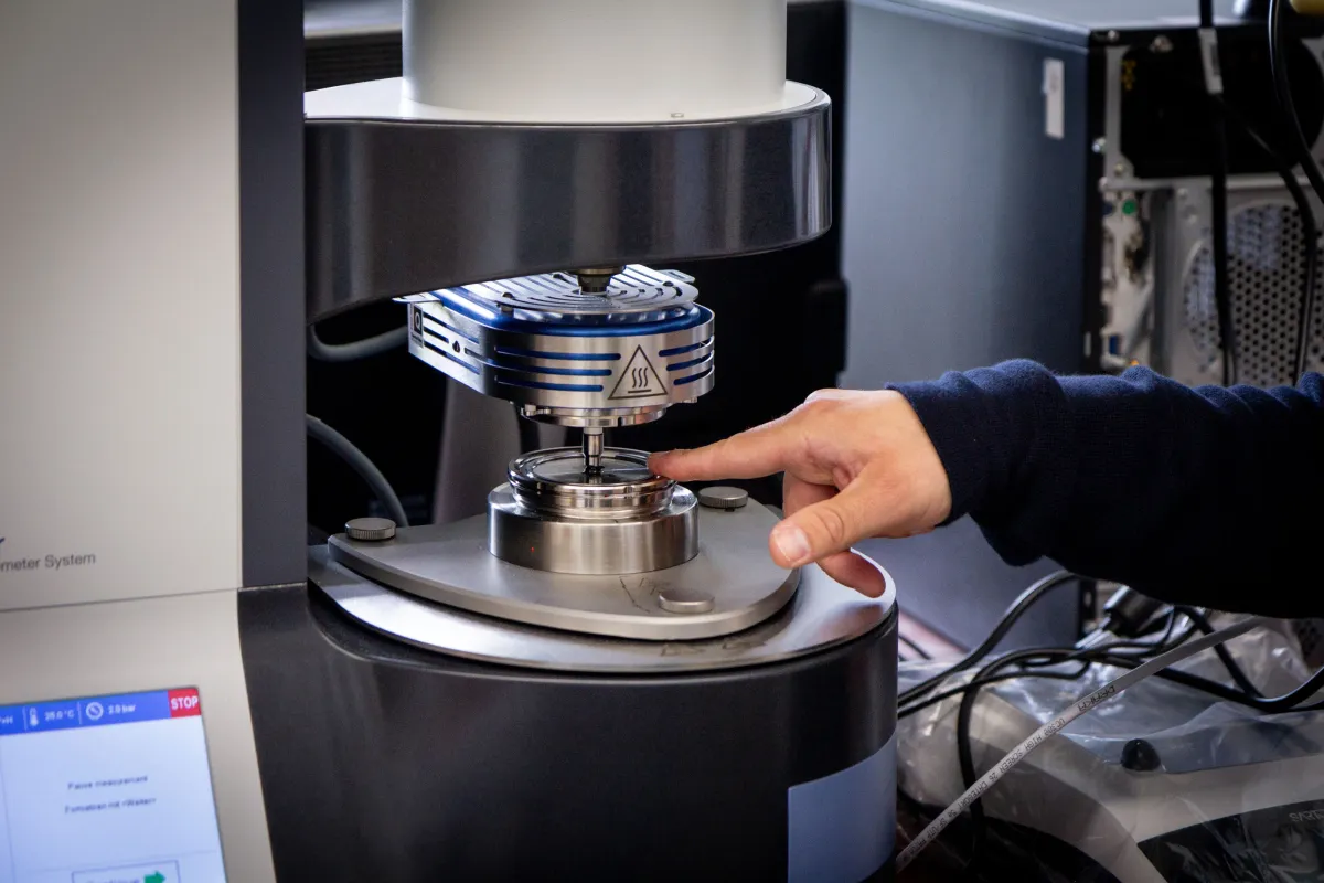Laboratory for Bitumen and Bitumen Emulsions | FH Potsdam